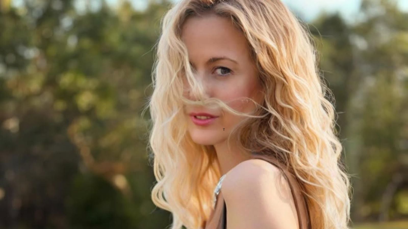 'McLeod’s Daughters' Star Rachael Carpani Dies at 45 After Brave Battle with Chronic Illness ...