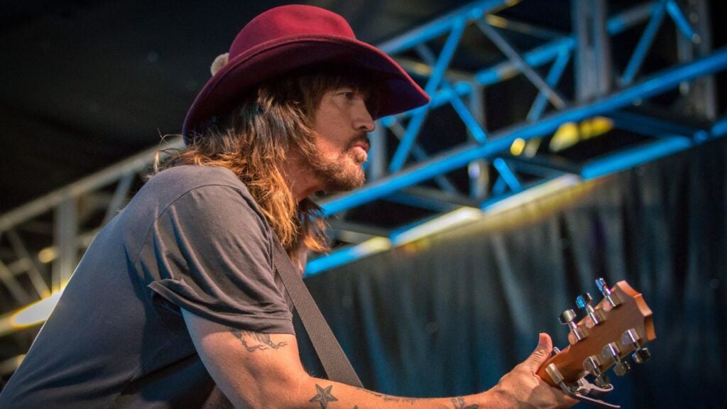 Billy Ray Cyrus Turns First Original Album in 14 Years Into a Cyrus ...