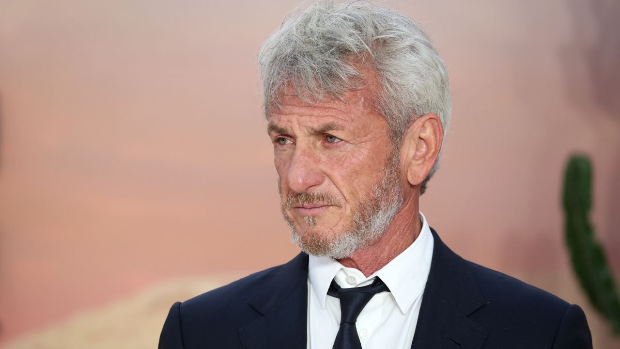 Sean Penn Says Golden Globes Selfie Requests Made Him Quit Awards Shows ...